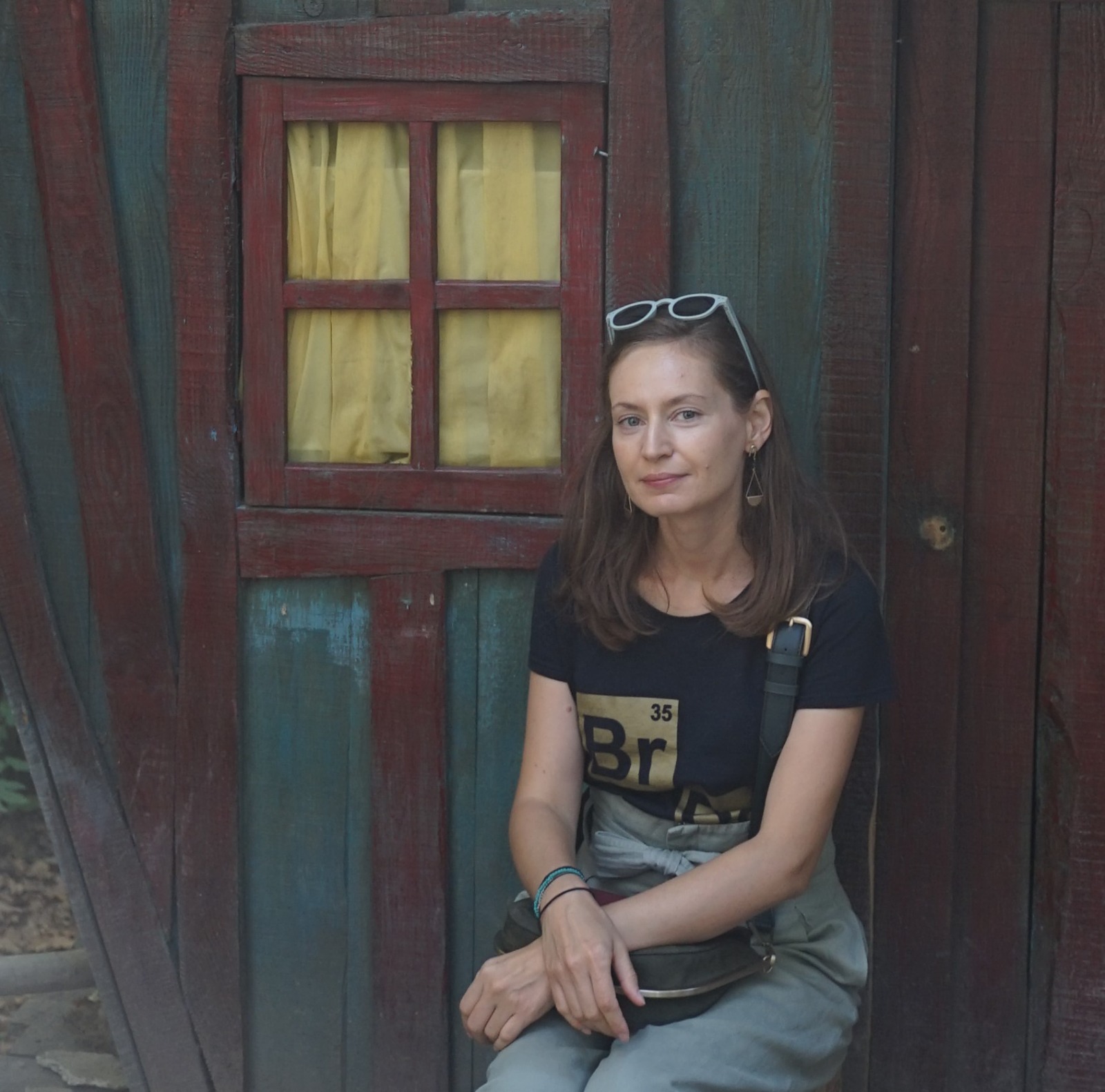 Cătălina Stanciu | Raftul literaturii de război - Blog Carturesti