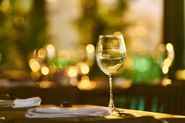 Top 18 vinuri românești bune pe care merită să le savurezi - Cărtureșt