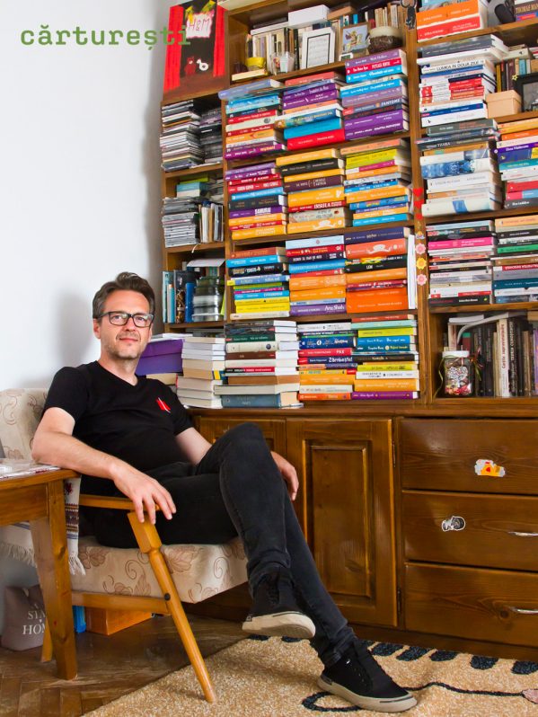 Bibliotecă de scriitor – Dan Coman: „Biblioteca mă ajută la câștigarea ...