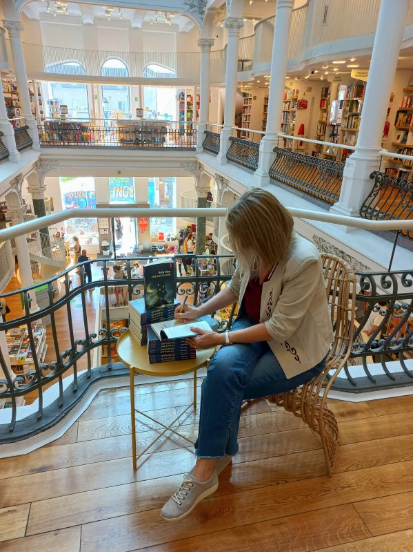 Anca Vieru: ”Scrisul umple un gol.” - Blog Carturesti