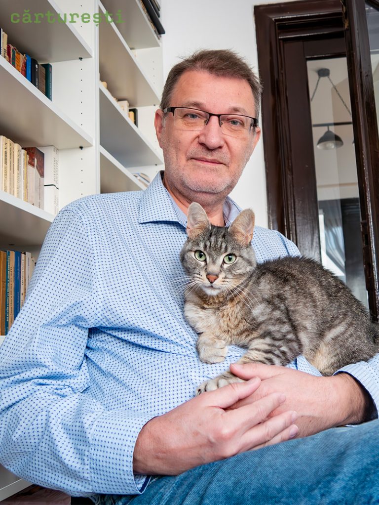 Bibliotecă de scriitor – Florin Iaru: „Pentru mine, Clavdia Chauchat a ...