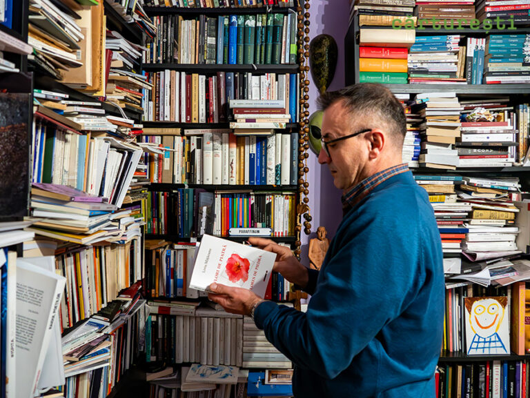 Bibliotecă de scriitor – Robert Șerban: „Biblioteca e ca interiorul ...